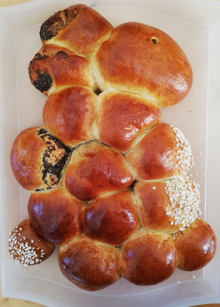 Gefüllter Germ/Hefe Osterhase - lacky-bakings Webseite!