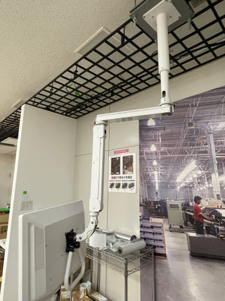 「OEV321UH」オリンパス 32インチ内視鏡用モニターをコンパクトに設置できる天井取付用昇降式モニターアーム - 株式会社アクアス