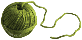 Ovillando con el cabo al centro del ovillo - Tejiendo Perú