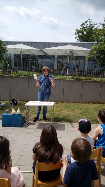 Kinder - Zauberkünstler Daniel Theobald