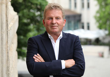 Sanierung durch Insolvenz, Insolvenz beantragen, GmbH Insolvenz ...