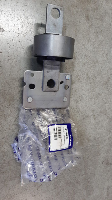 163100393R - 31476223 - 213804A005 - Parti meccaniche del motore. - Web ...