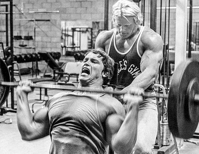Come si allenava Arnold Schwarzenegger? - Generazione Fitness