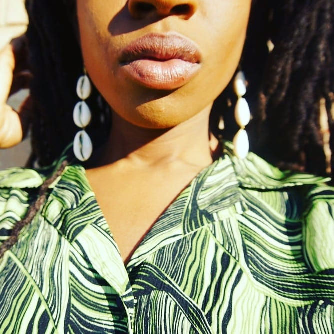 The Cowrie Shell - a spiritual African symbol - ROYALGEAR.DE AFRICAN ...