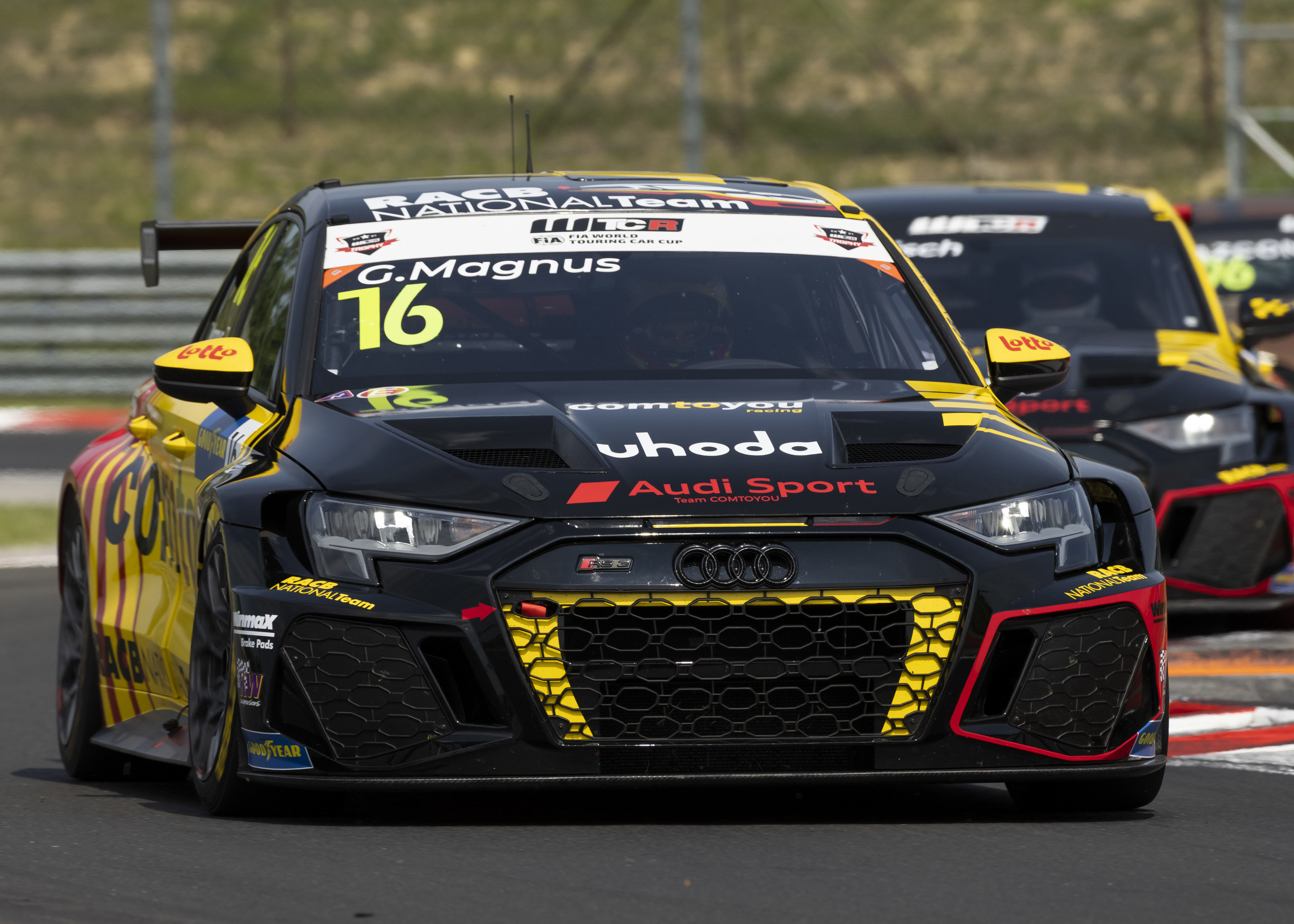 Gilles Magnus gelingt erster Sieg eines Kunden im neuen Audi RS 3 LMS ...