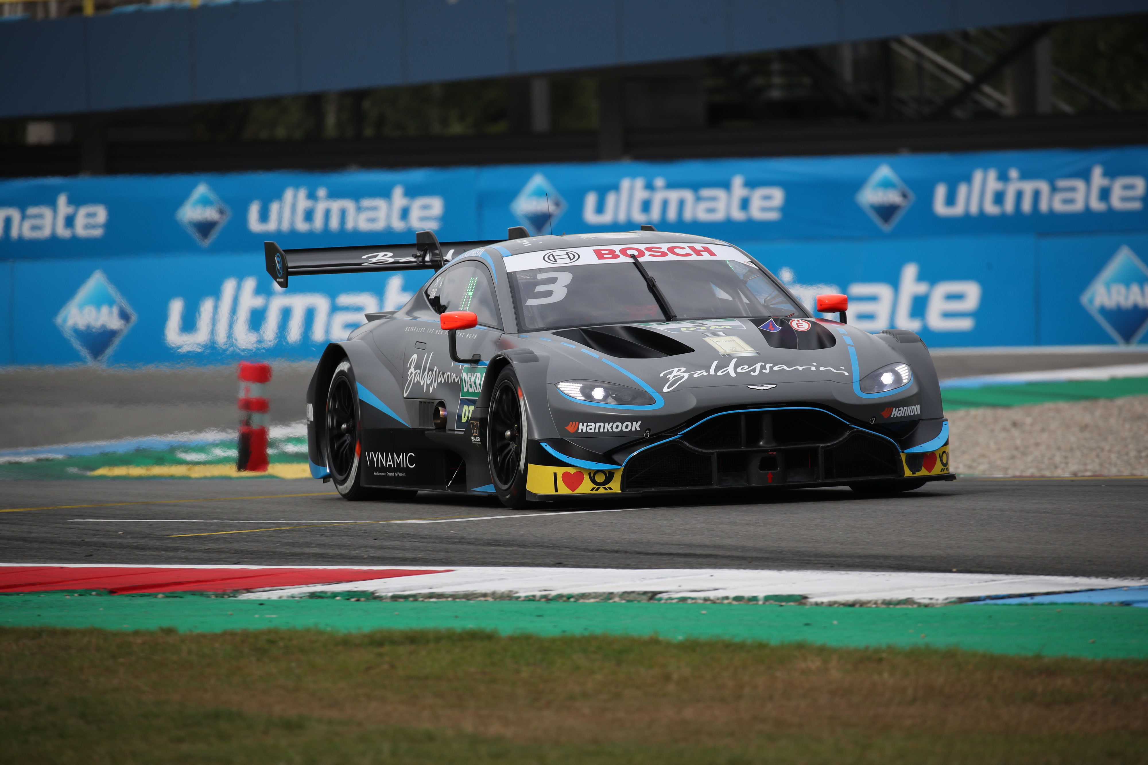 Heim-Premiere für den Aston Martin Vantage DTM in Brands Hatch ...