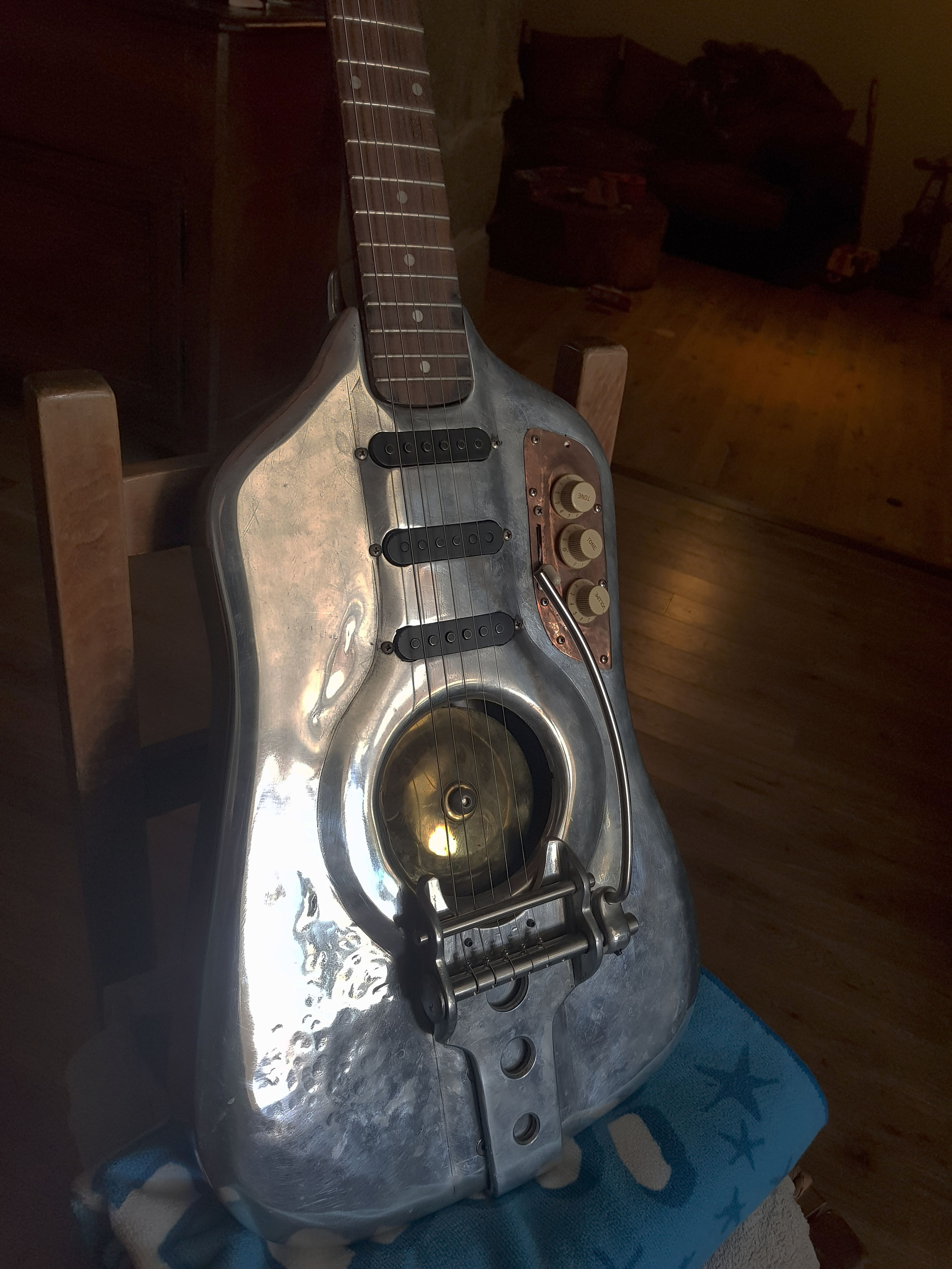 Guitare Aluminium - Bienvenue sur Labo Métal.