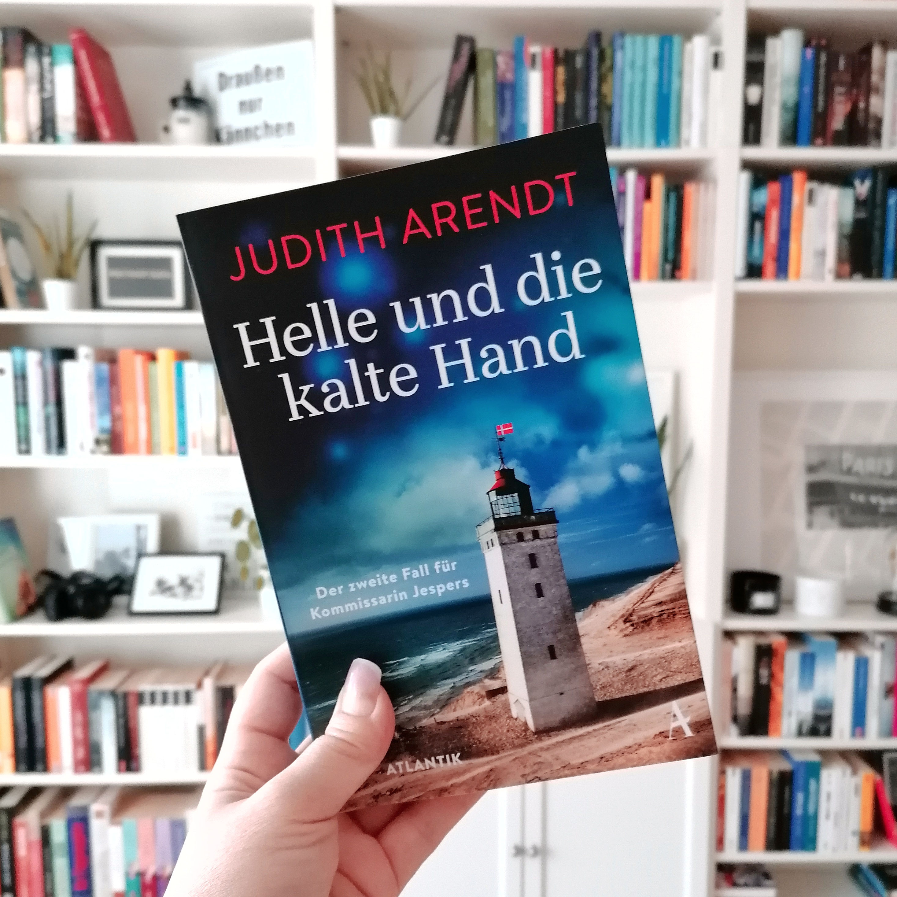 Buchbesprechung: "Helle und die kalte Hand" von Judith Arendt ...