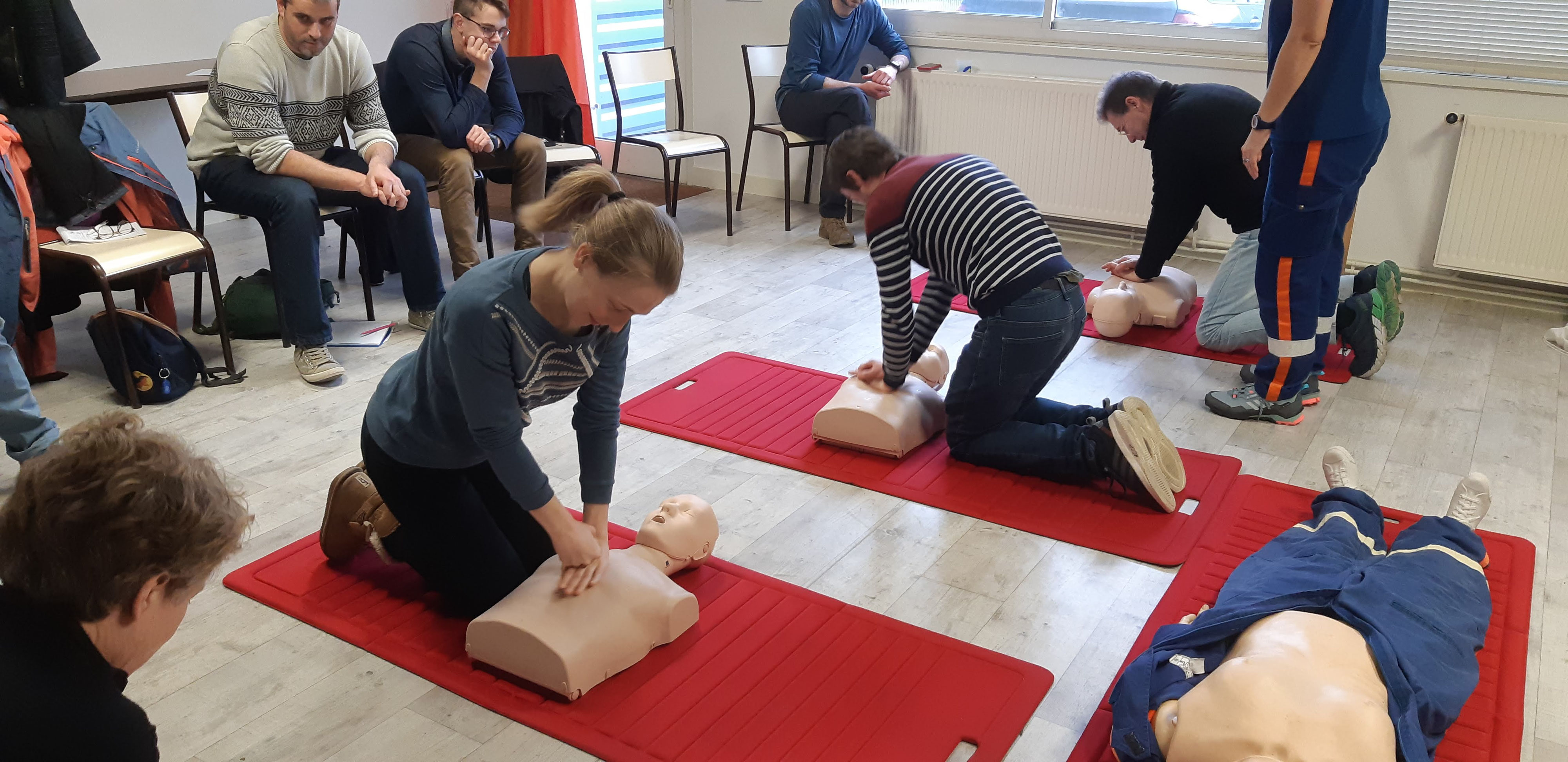 Formation aux premiers secours - Spéléo-Centre