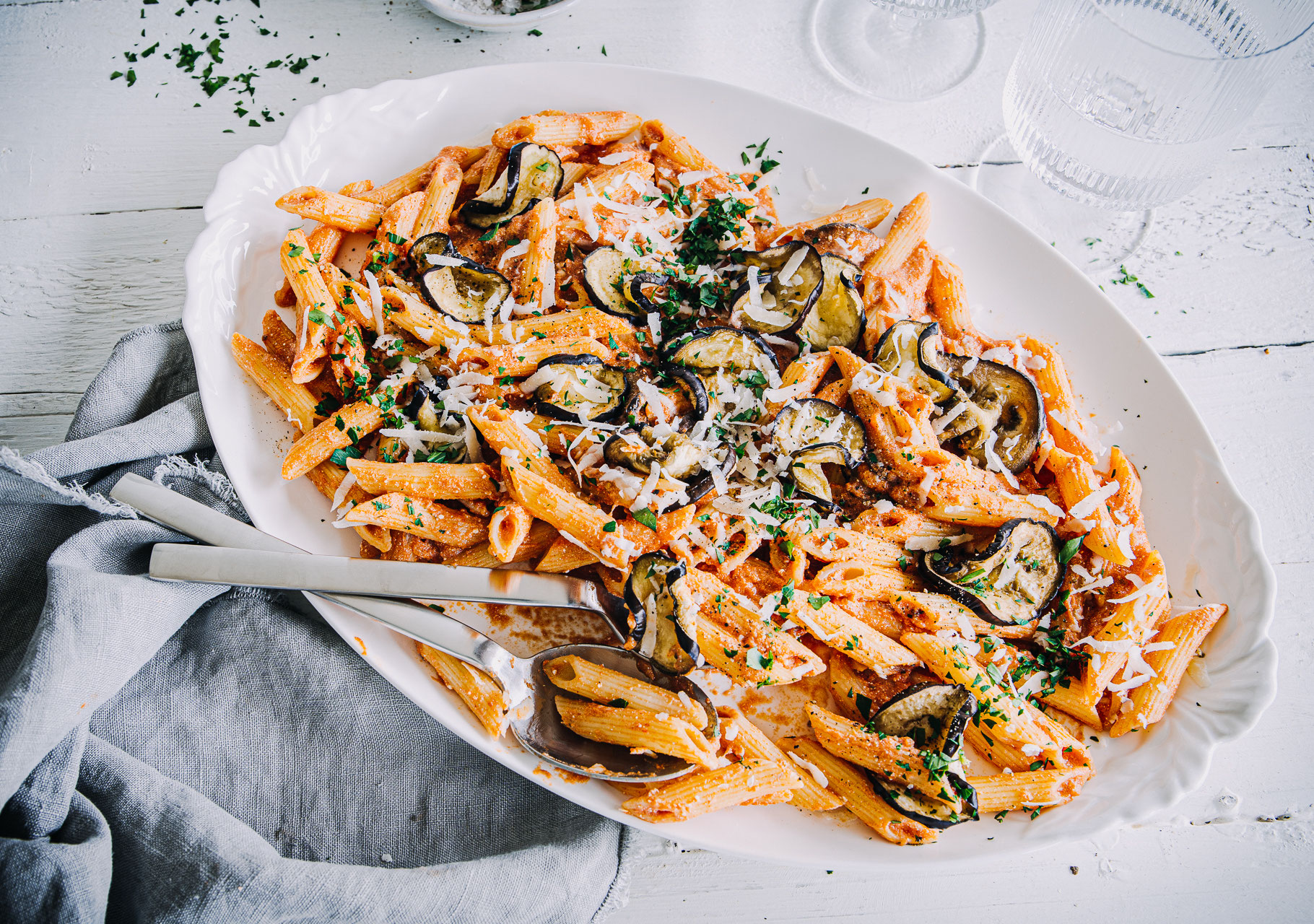 Penne mit Auberginen und gesalzenem Ricotta - Die Küchenlounge