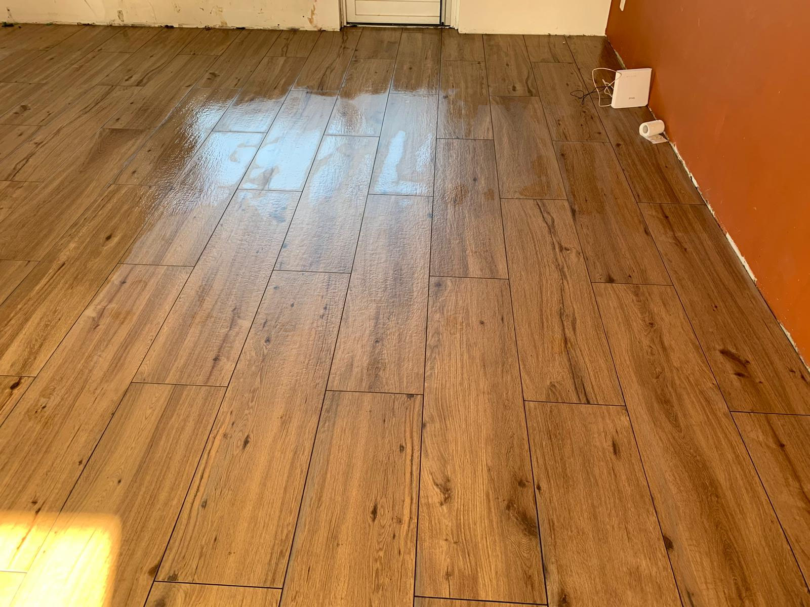 35 m² Padouk Nut i.c.m. vloerverwarming te Spijkenisse - De TegelExpert