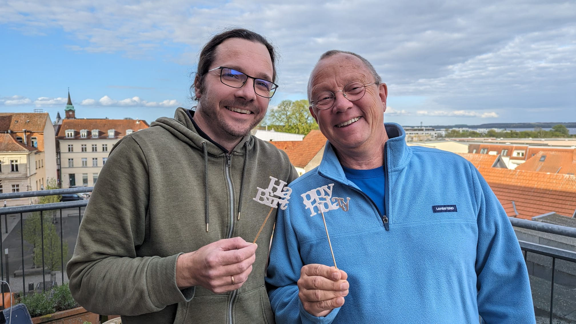 Folge 100: Eure Fragen an uns - manmuesstemals Webseite!