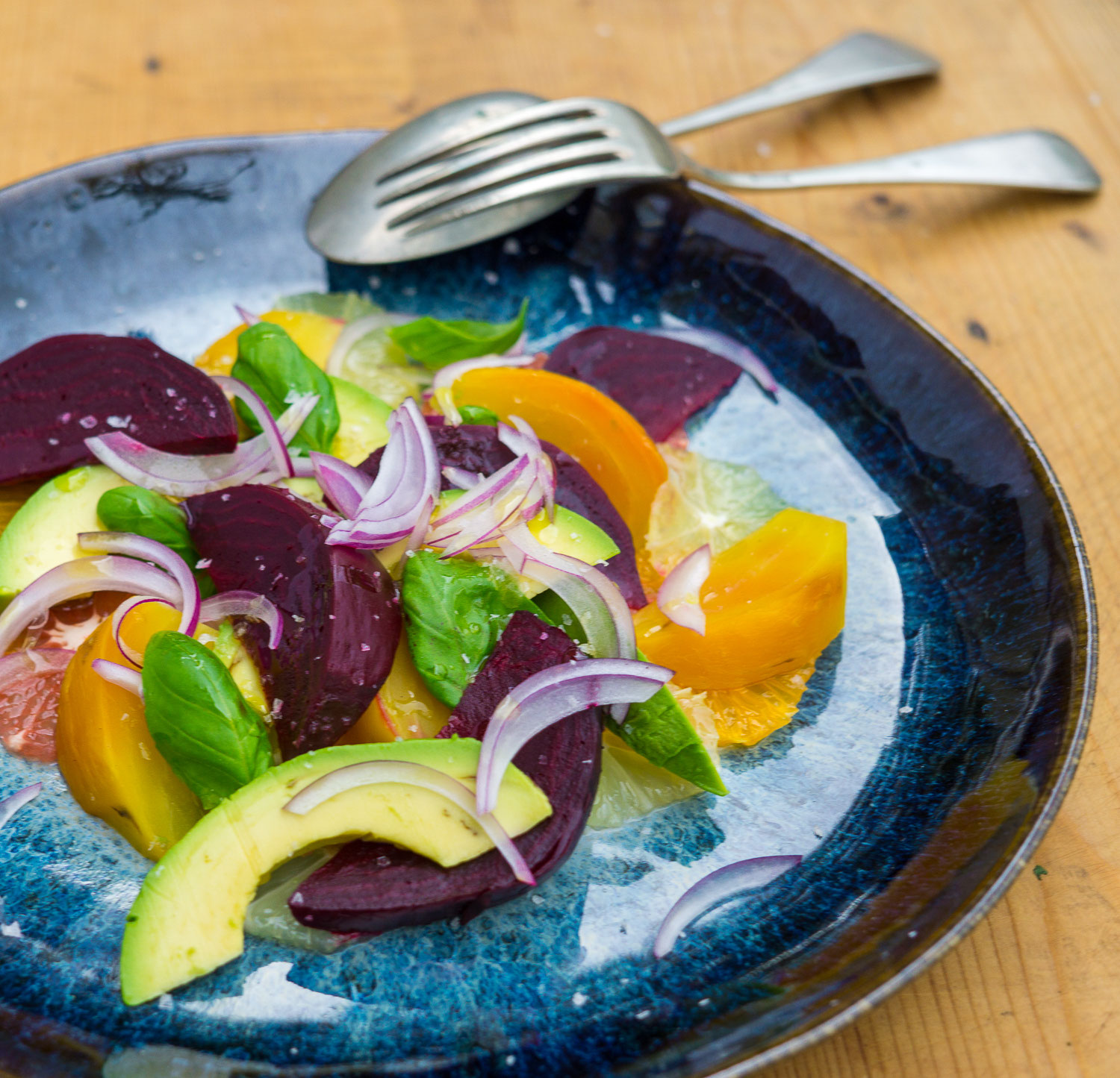 BAKED BEETROOT, AVOCADO & CITRUS SALAD - Kochkurse in München