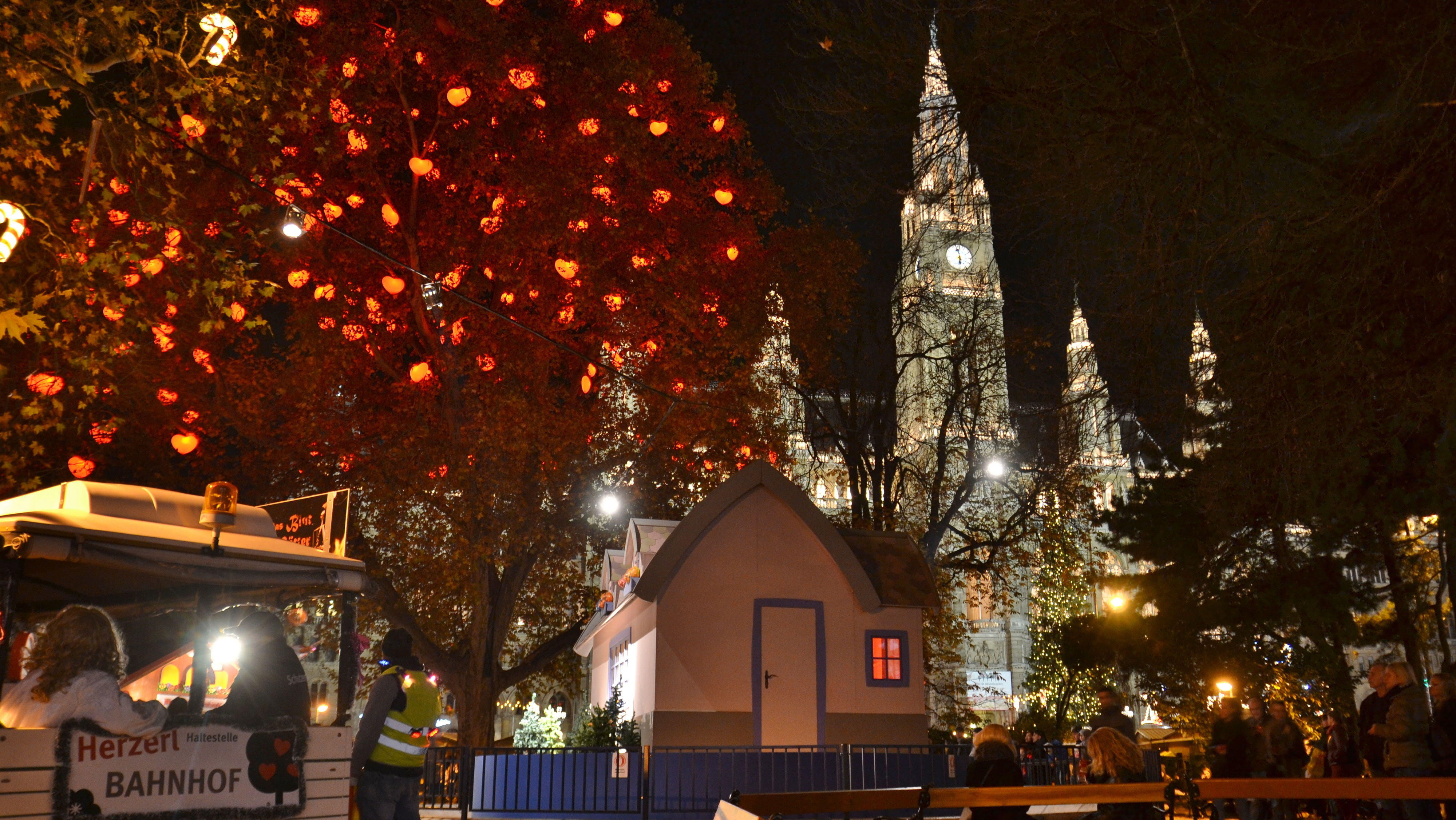 Glanzvoller Auftakt in die Adventzeit auf dem Wiener auf dem ...