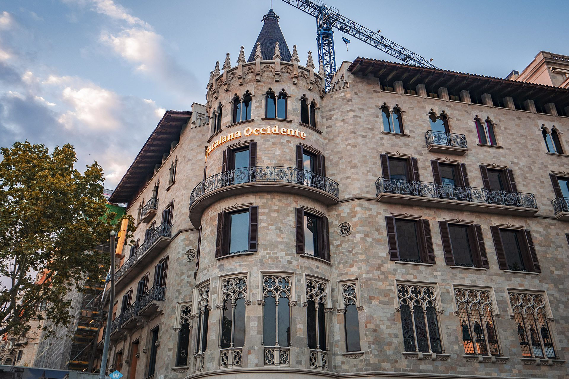 Casa Pascual i Pons: сокровище неоготики в Барселоне - barcelona-excursii