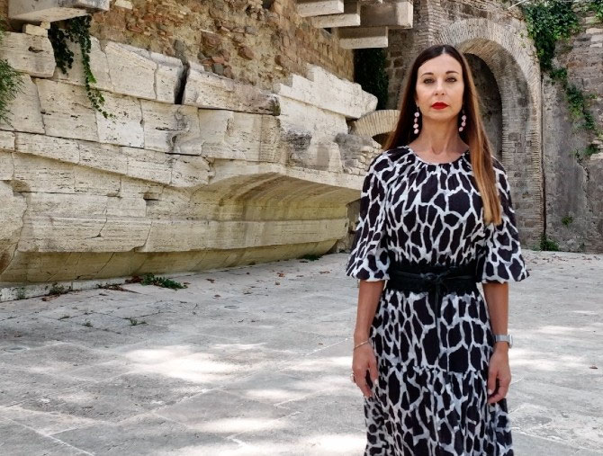 Laura Pepe conduce su Focus gli speciali Pozioni, incantesimi, farmaci ...