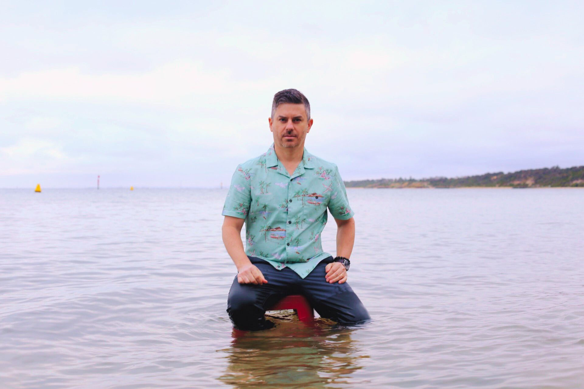 Simon Hudson - "Aguas Profundas" - Welcome to SONGS&WHISPERS