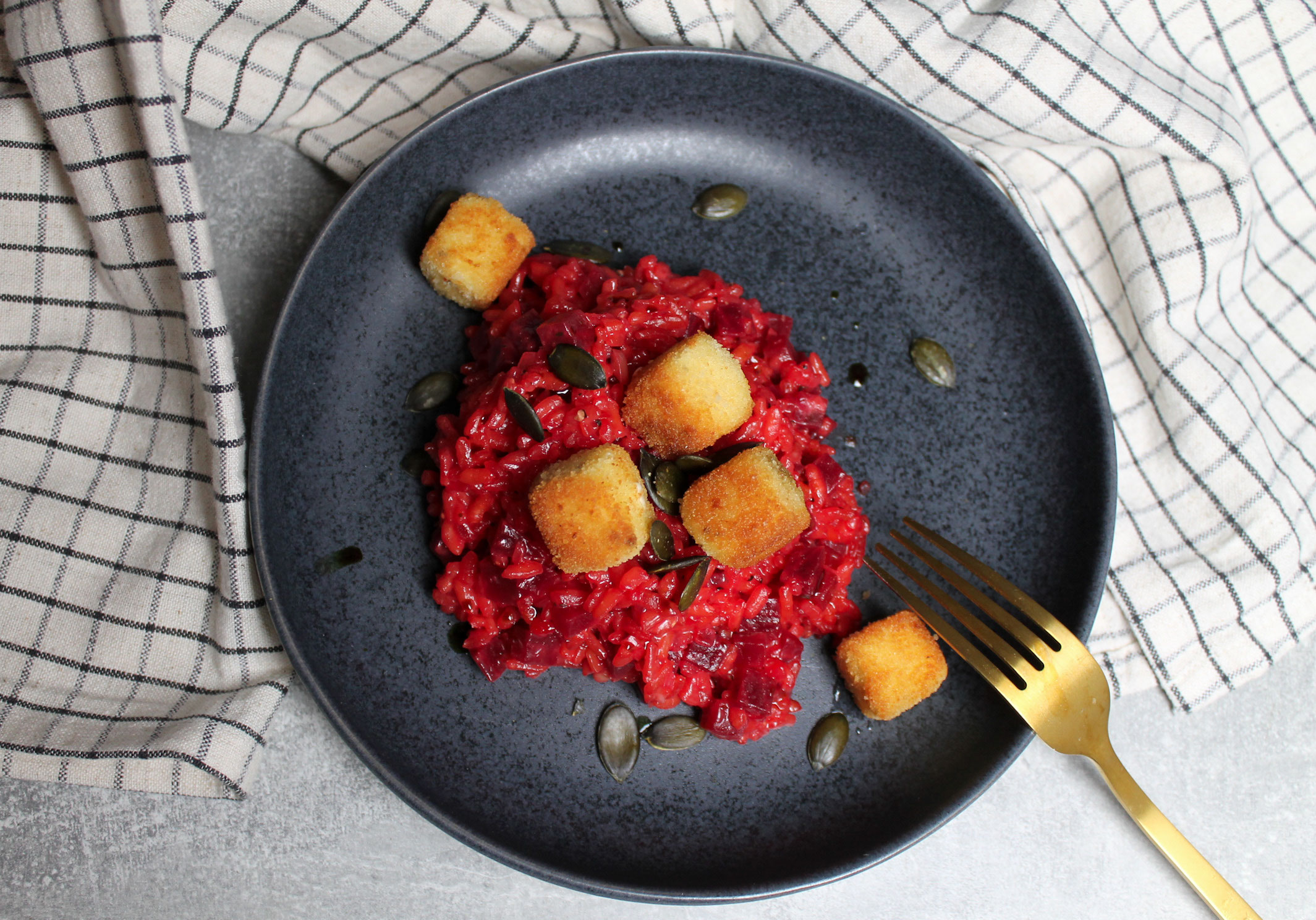 Rote Beete Risotto mit gebackenem Feta und Kürbiskernen - (K)leckerei