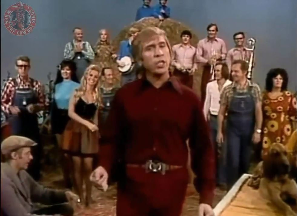 Buck Owens And The Whole Hee Haw Gang performs "Gotta Travel On" - when ...