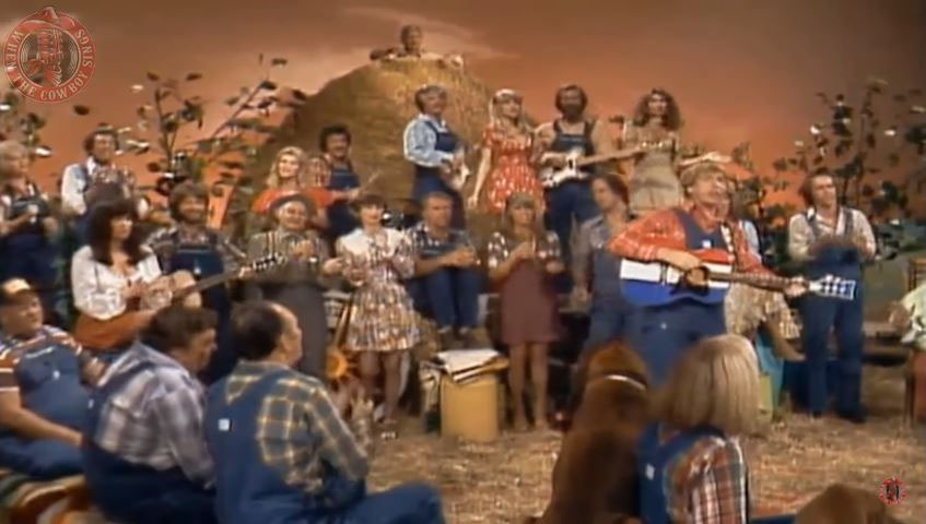 Buck Owens And Hee Haw cast performs "California Okie"Live on Hee Haw ...