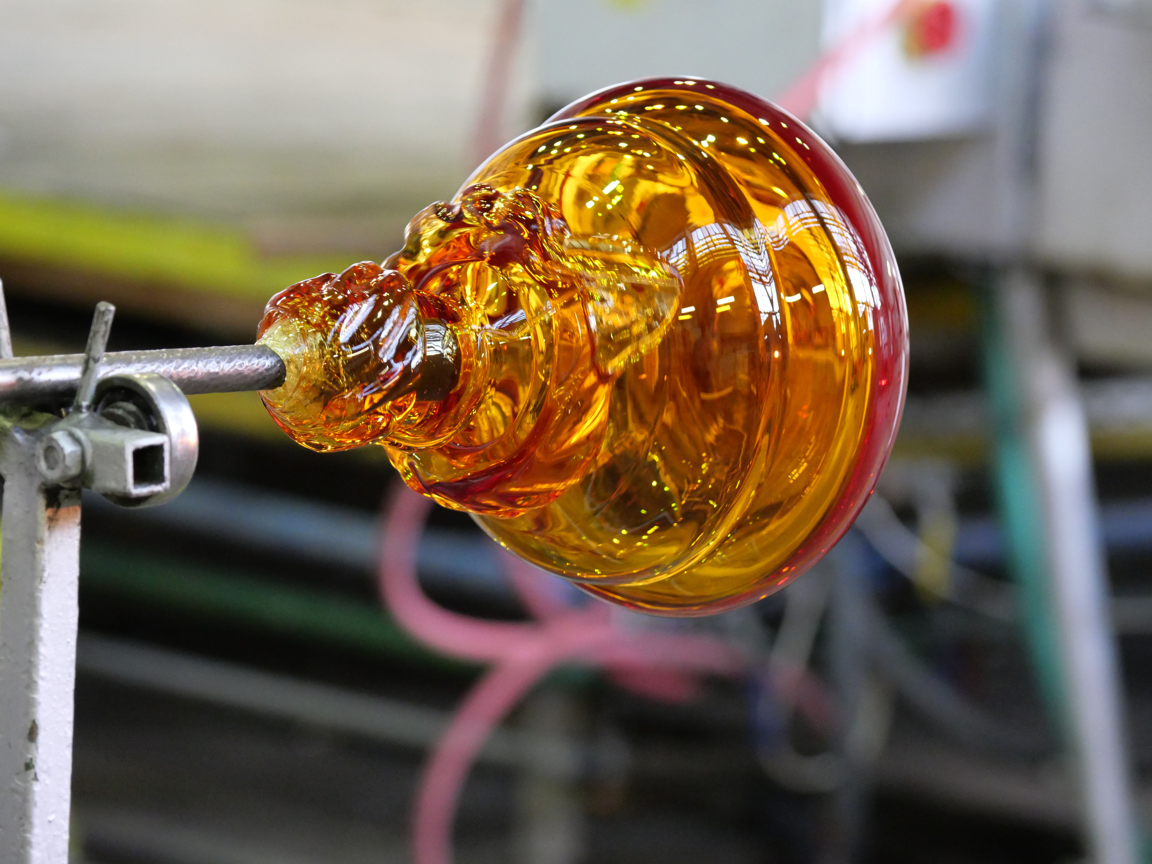 Some like it hot - why a visit to the Moser glassworks is addictive ...
