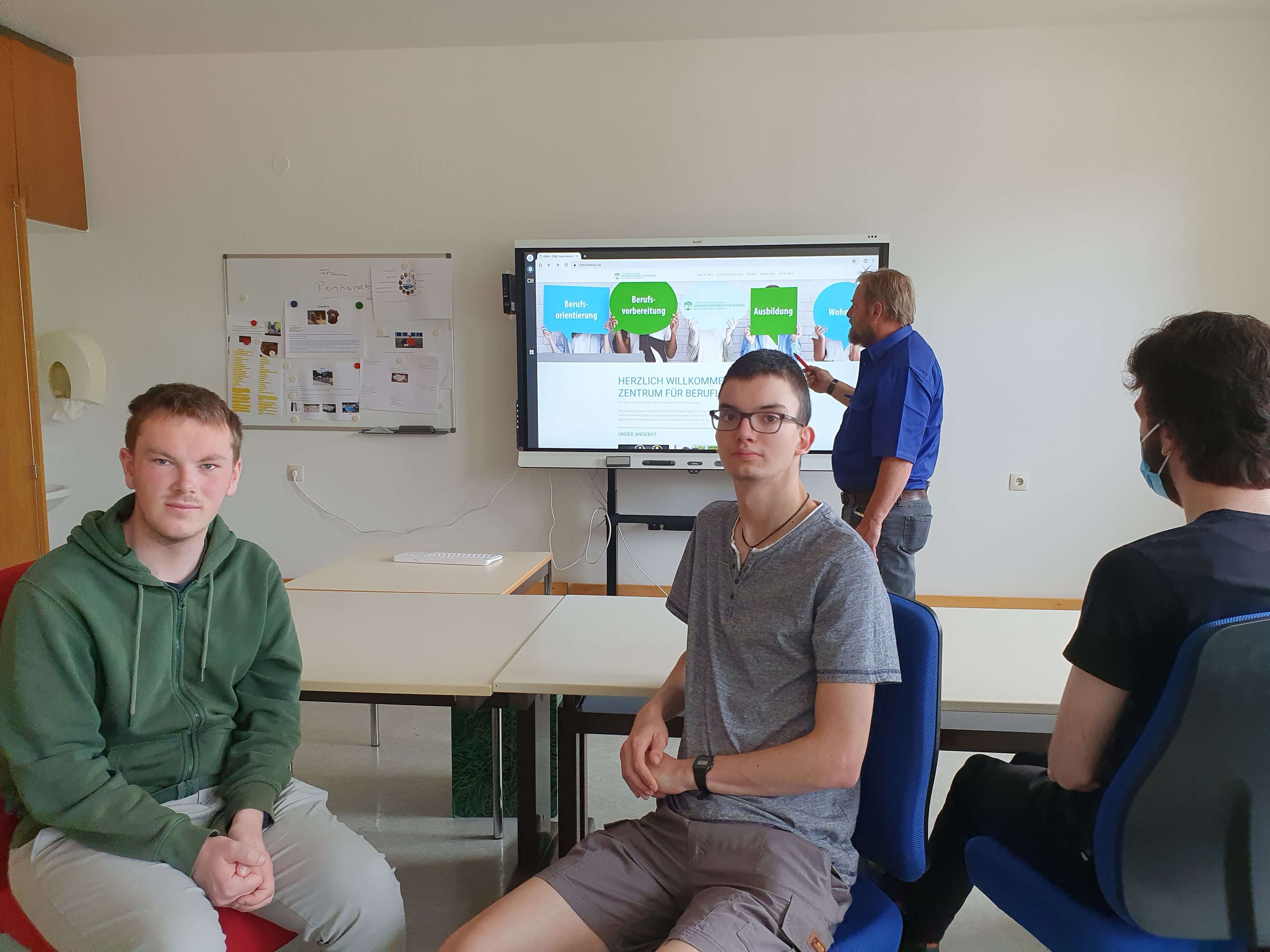 Digitale Kompetenzen fördern - ZfBB - finde deine berufliche Zukunft