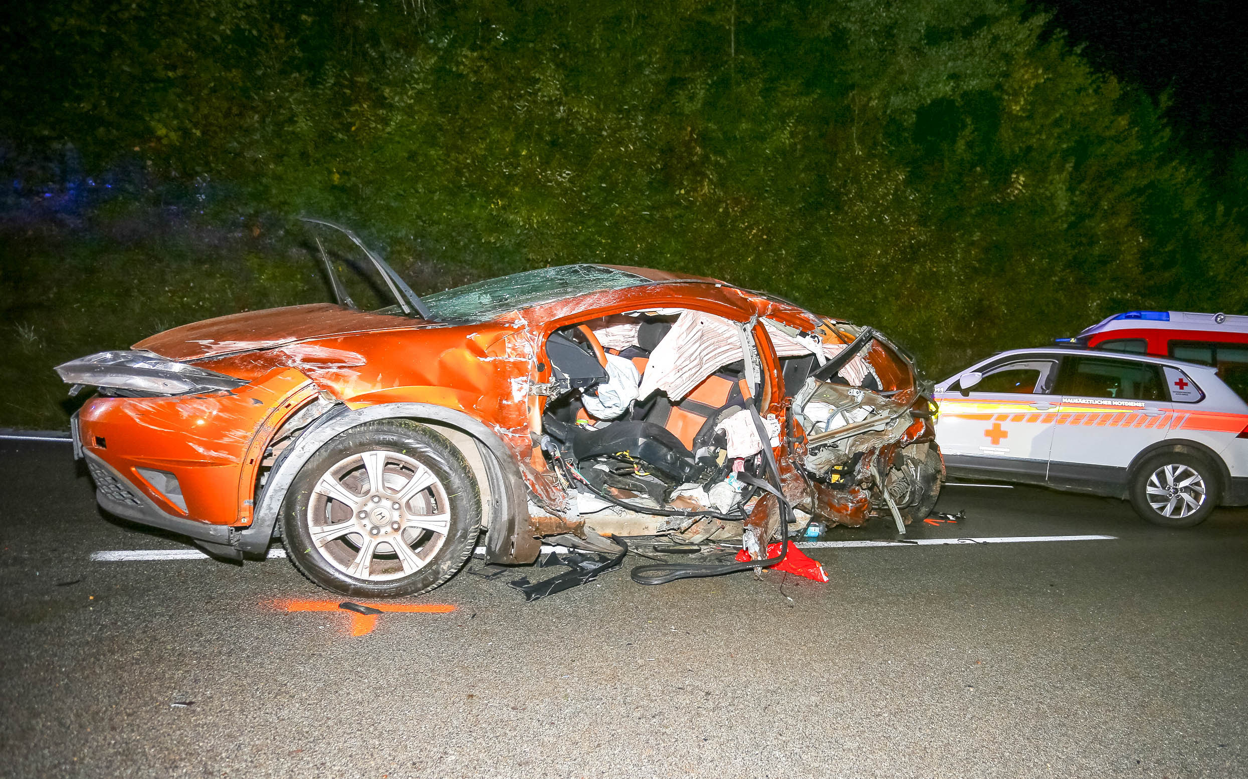Schwerer Crash am Sonntagabend in Uttendorf - Steinbruch - Pressefoto ...