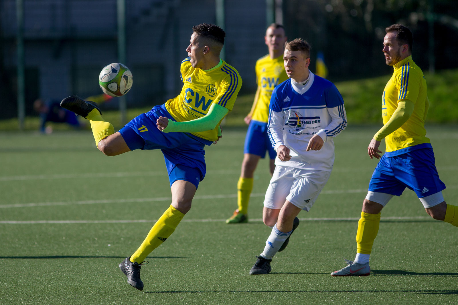 Hakiri: Zwei weitere Saisons in blau und gelb! - 1.FC Sport-Ring ...