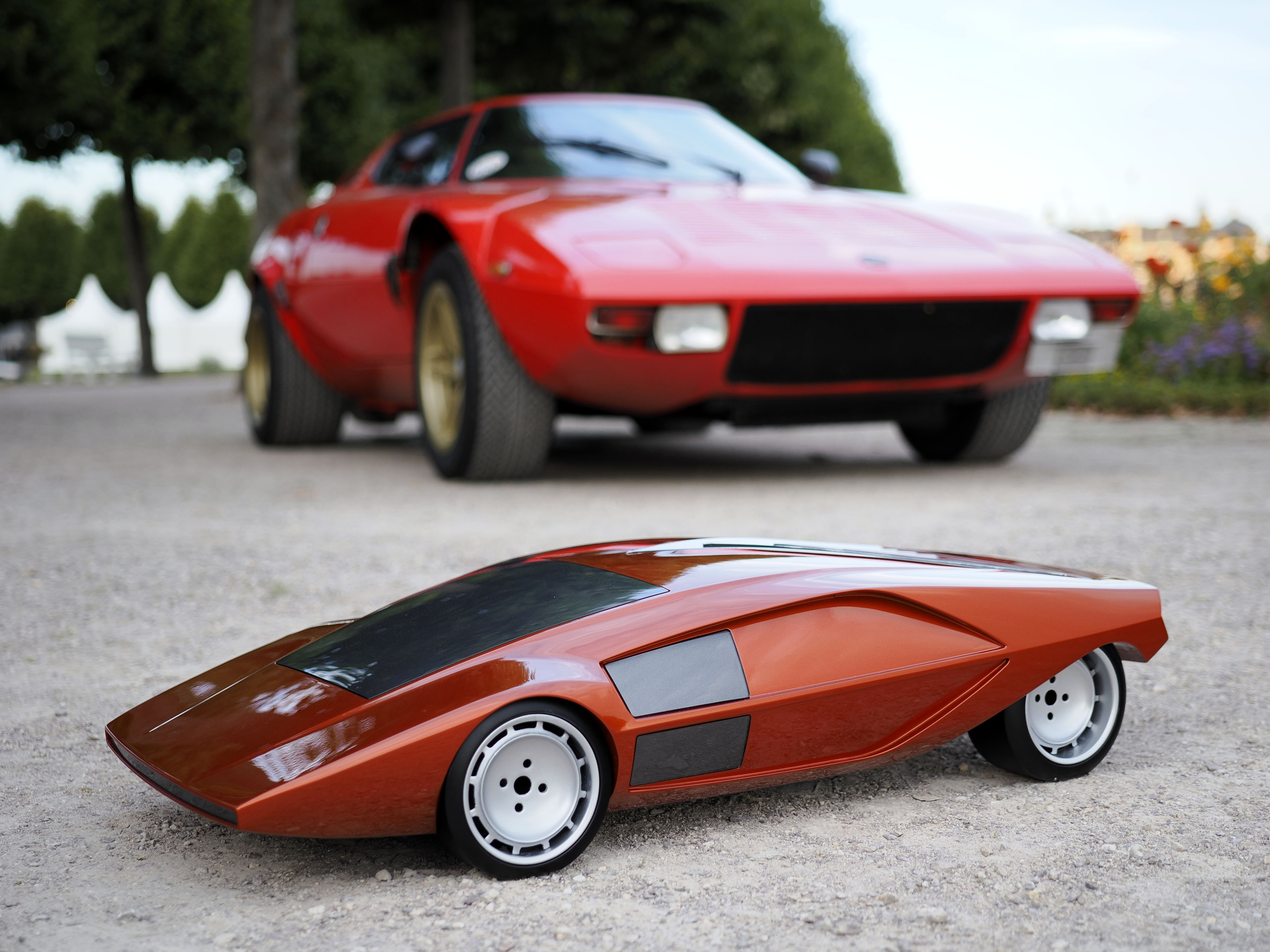 110 Jahre Carrozzeria Bertone - Stratos Zero - Michalak Design - Auto ...