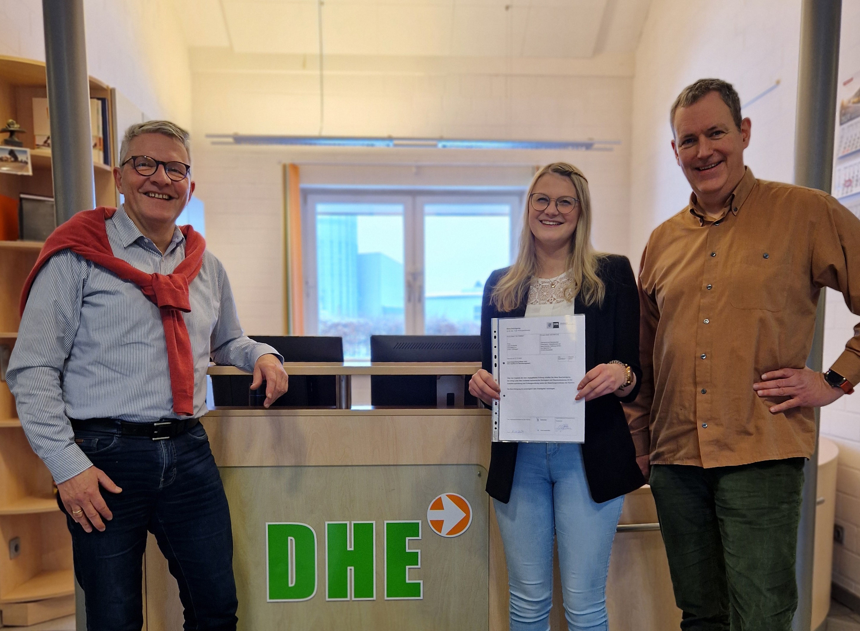 Wir gratulieren unserer Auszubildenden Jana Scherner zum erfolgreichen ...