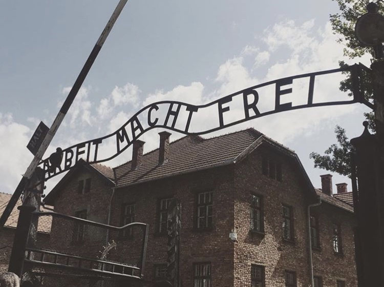 "2018 o 1922?" di Giulia Cioffi, 4E - Benvenuti su articolo19!