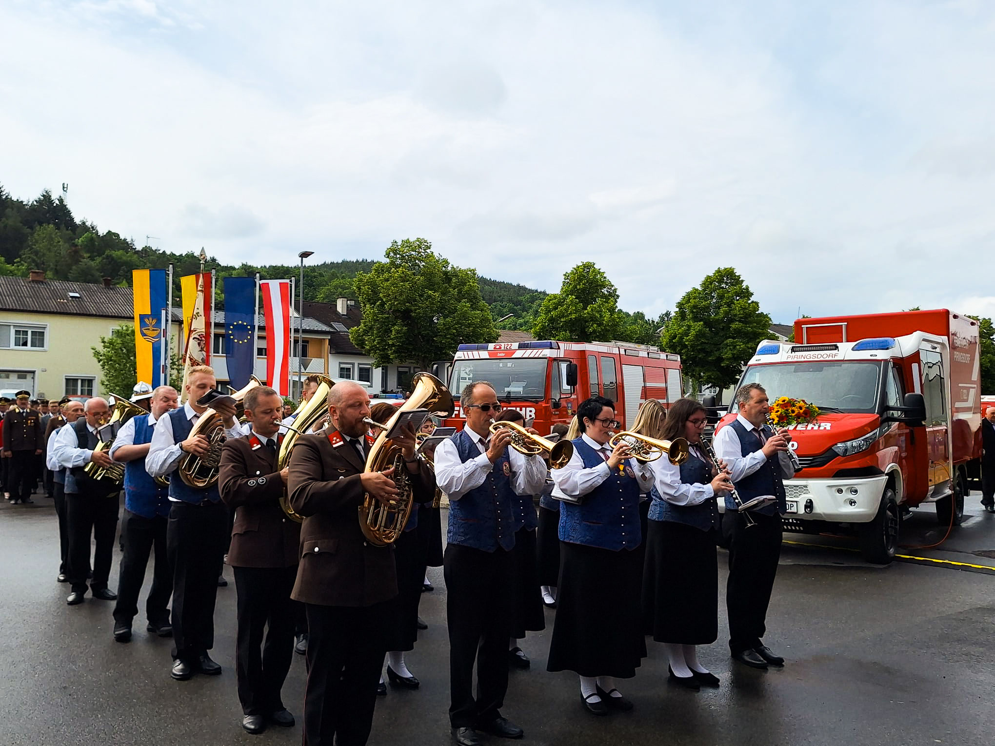 Fahrzeugsegnung des LFA-L - Jugendmusikkapelle Piringsdorf