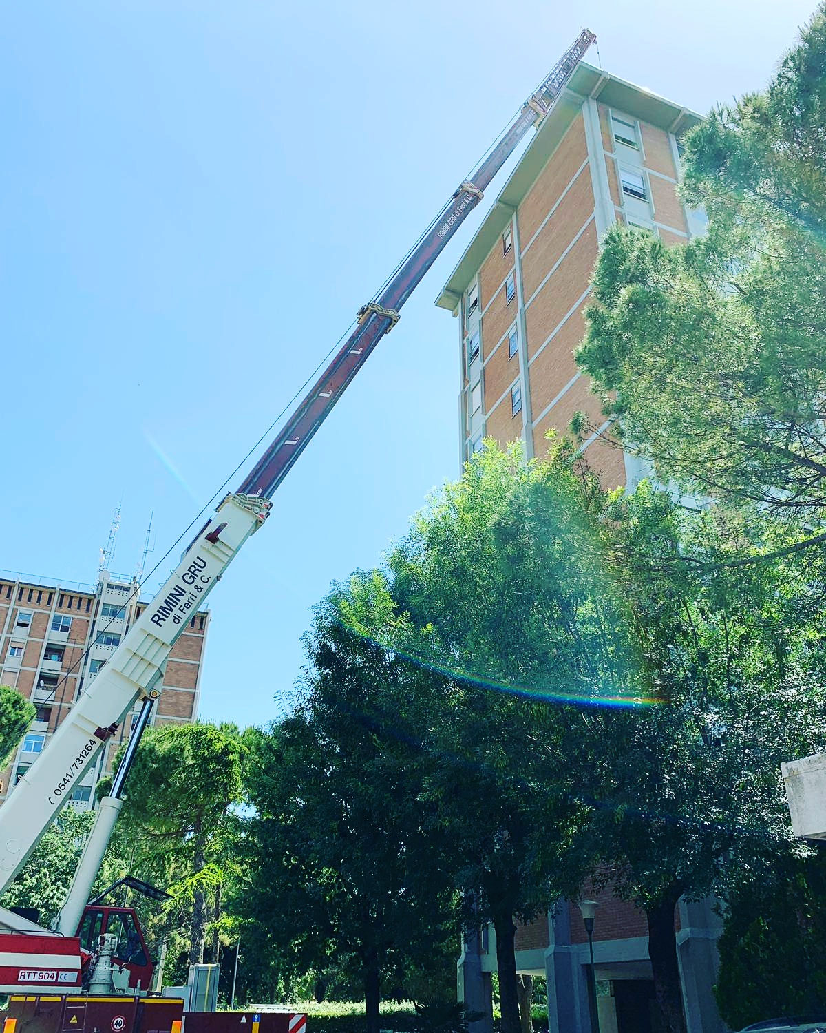 Rimini gru Autogru per scarico materiale condominio a Ravenna - Rimini ...