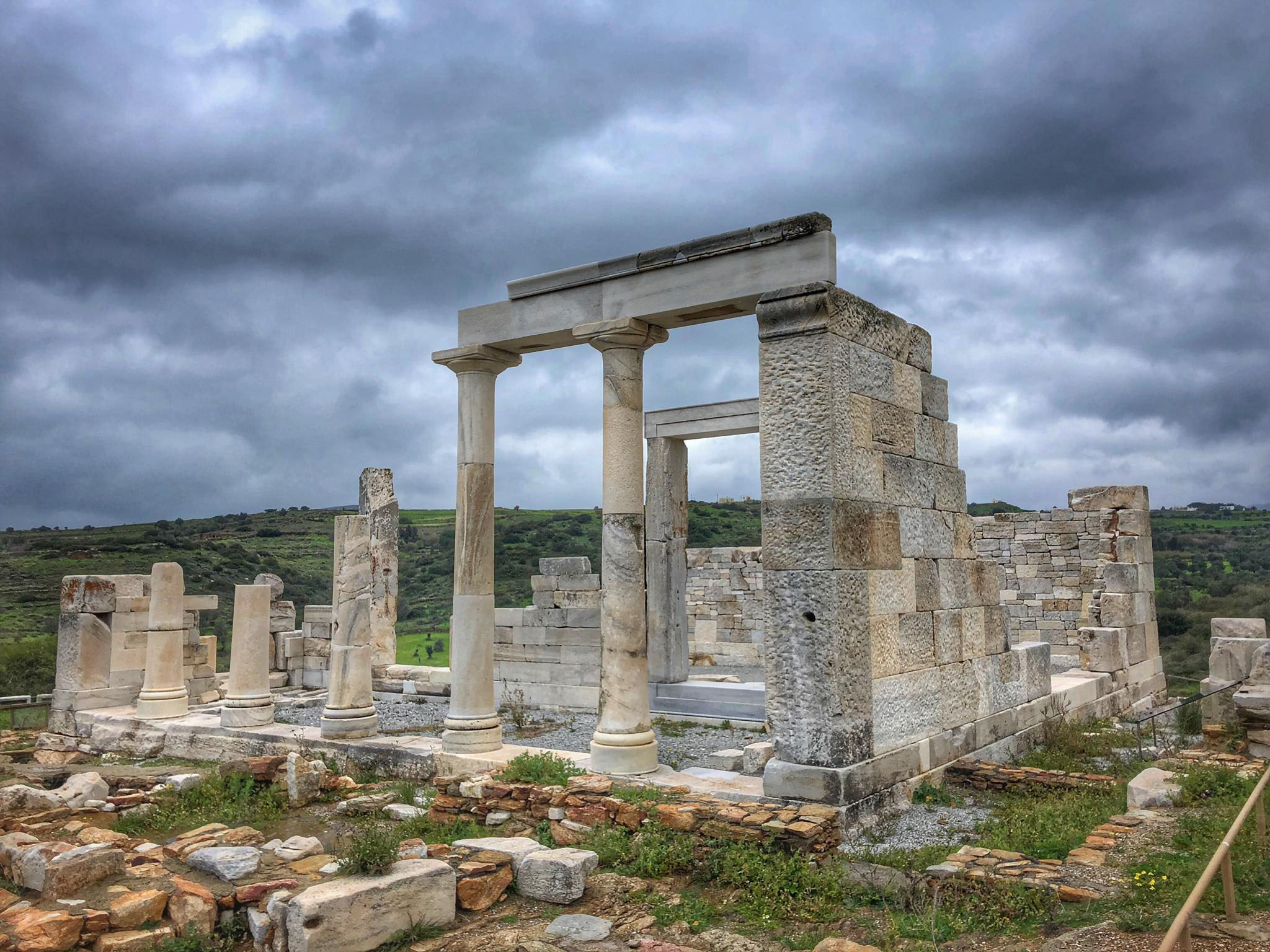 The temple of Demeter - Sangri - Site de villakellynaxos