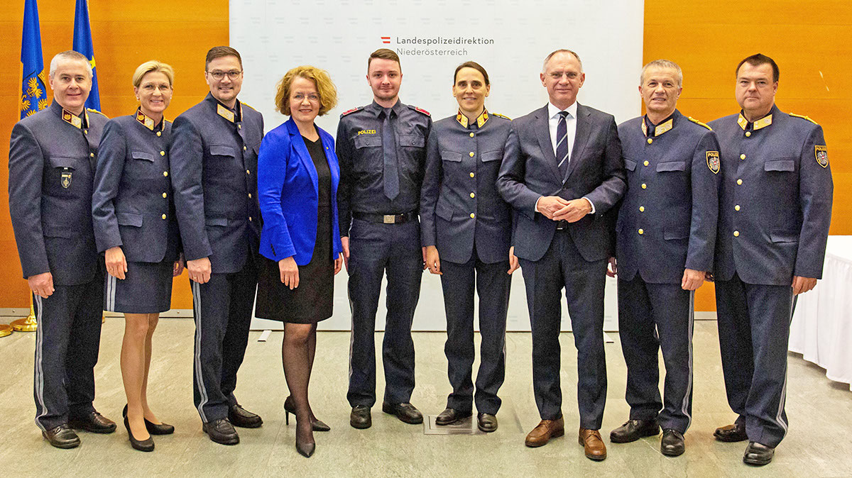 Polizei: Inspektor Zwinz für Lebensrettung geehrt - Horner Internet Zeitung