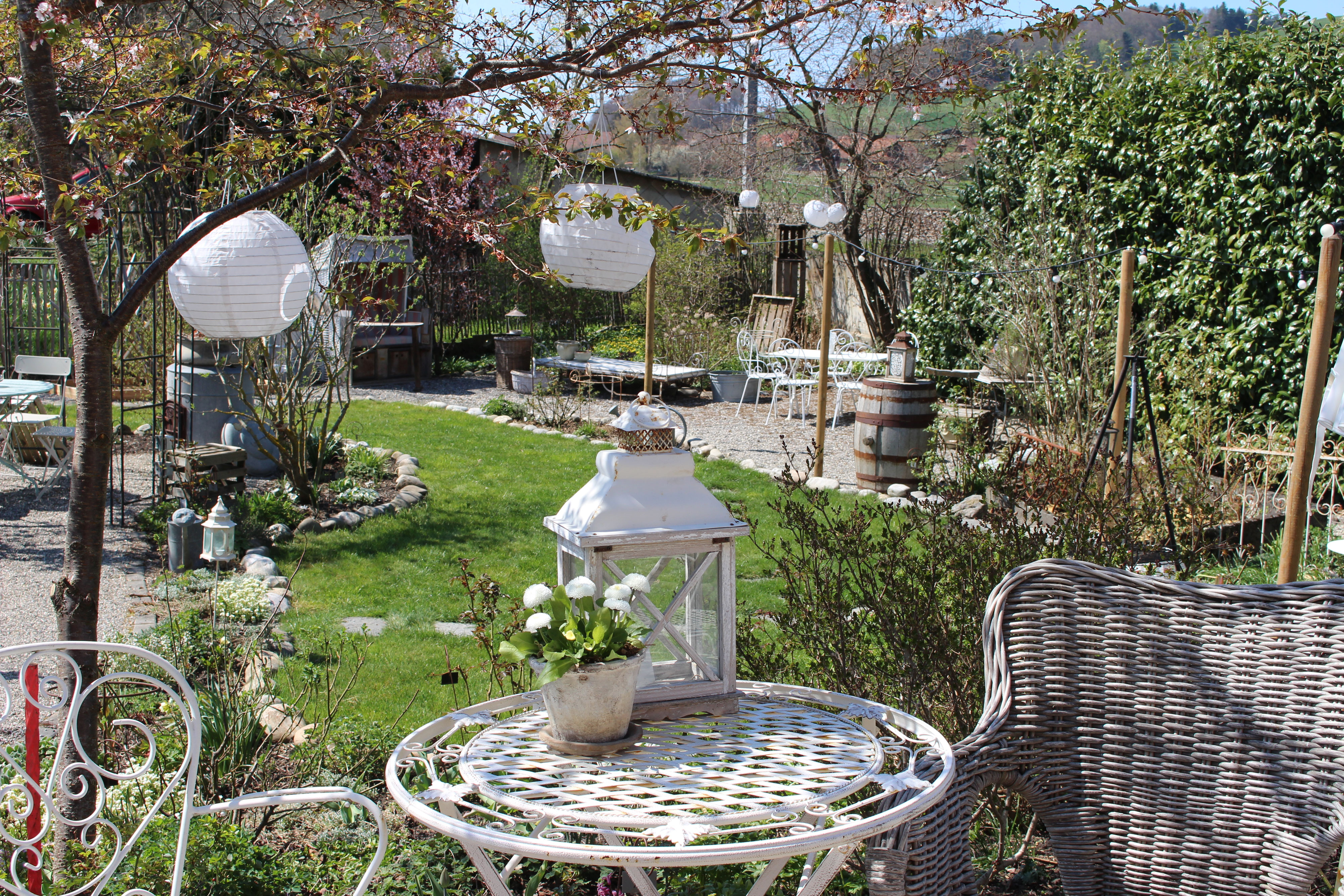 Romantischer Garten - Blumenkind- Atelier ein romantische Garten zum ...
