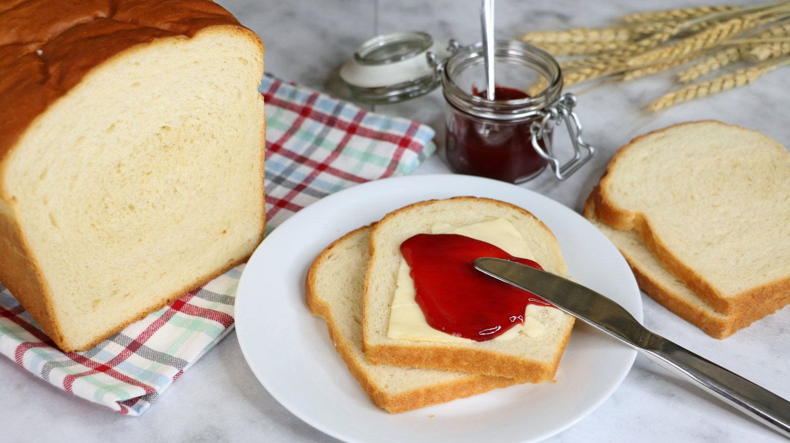 Watteweiches Toastbrot/ Pamuk tost - bijeli kruh - bijeli hljeb ...