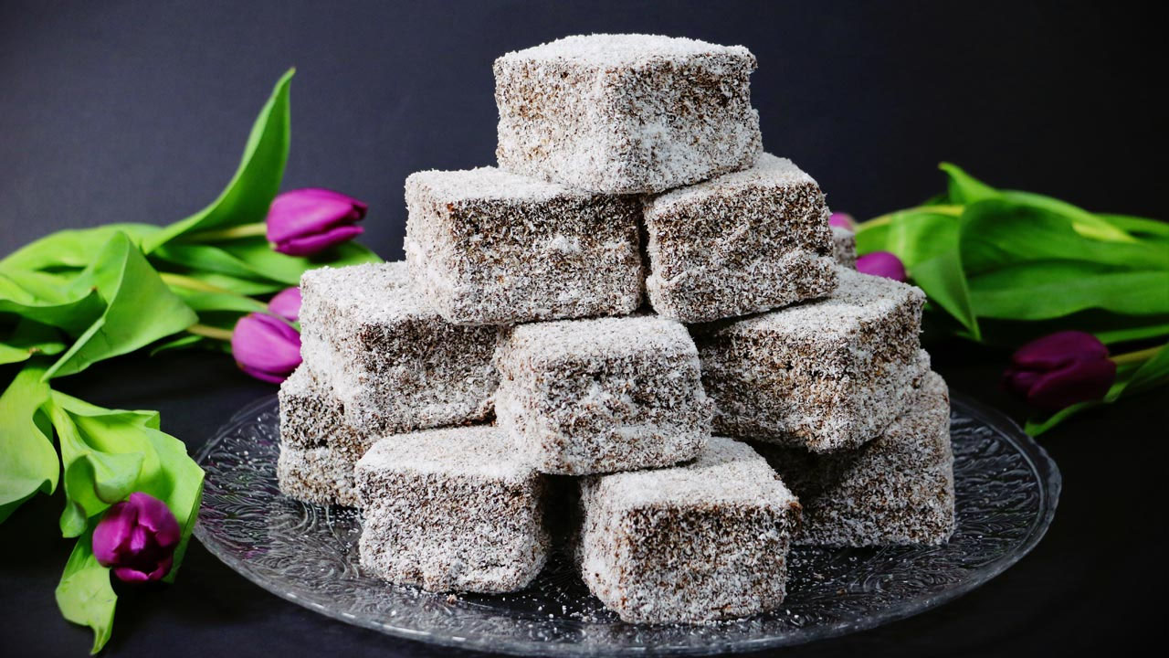 Saftige Kokoswürfel „Čupavci“ - Lamingtons/ Sočni i mekani čupavci ...