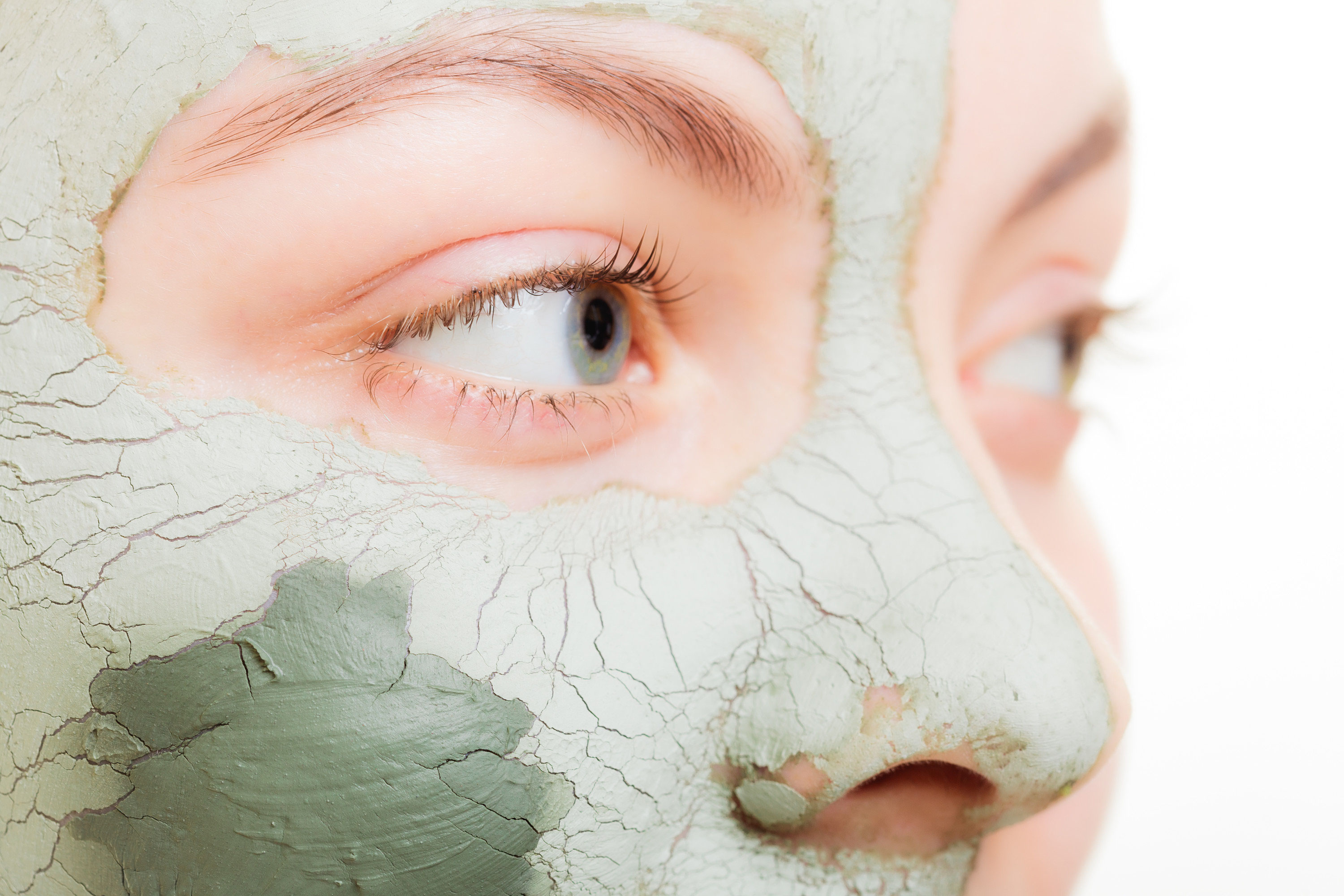7 Practical Ways to Use Green Clay As A Natural Remedy - The Clay Cure Co.
