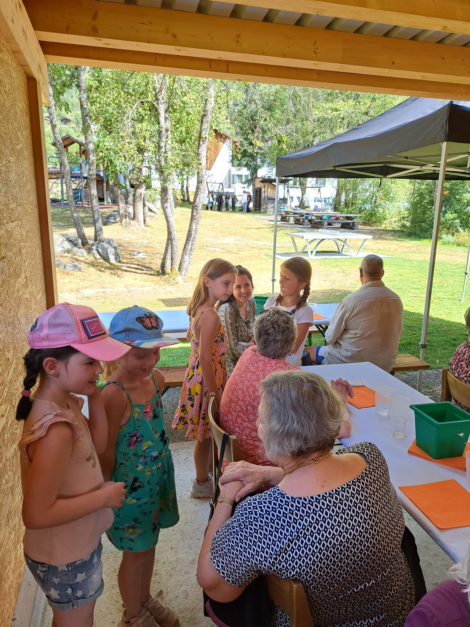 Wenn jung und alt gemeinsam Zeit verbringen 4H - Schulen Untergoms