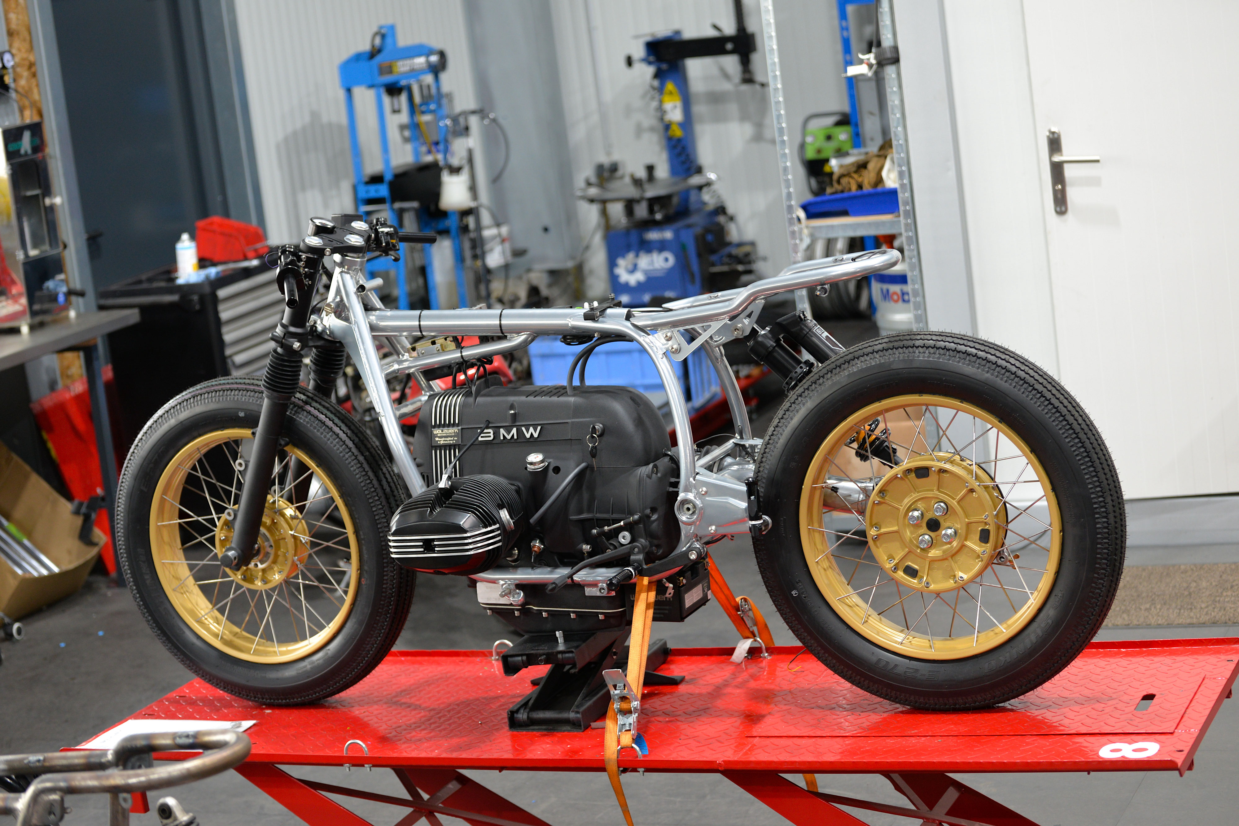 The SCHIZZO® "Monza - a very special Cafe Racer in the work! - WalzWerk ...