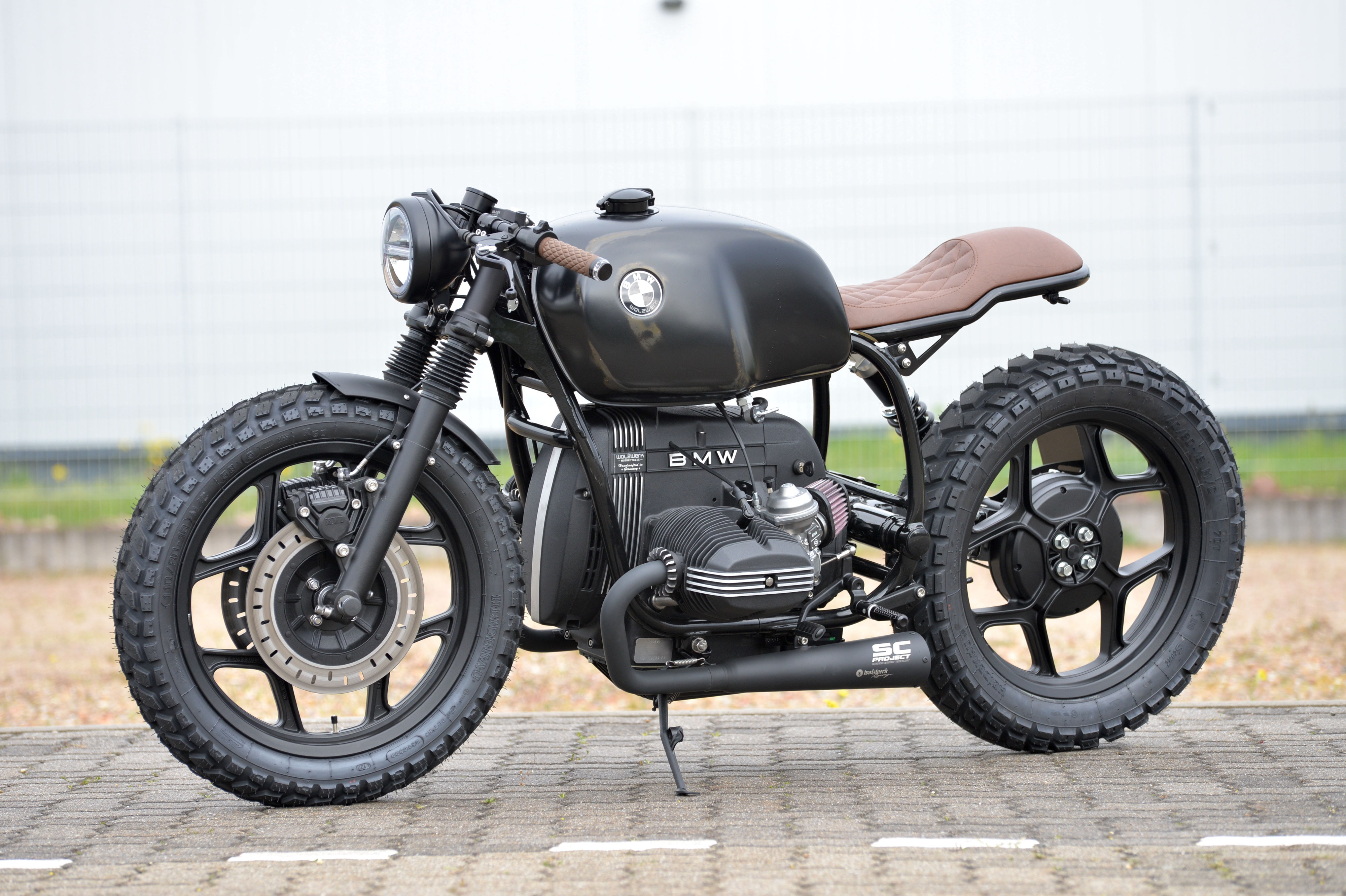 Vintage Cafe Racer Bmw The Beast' BMW R1100S Cafe Racer Moto Adonis