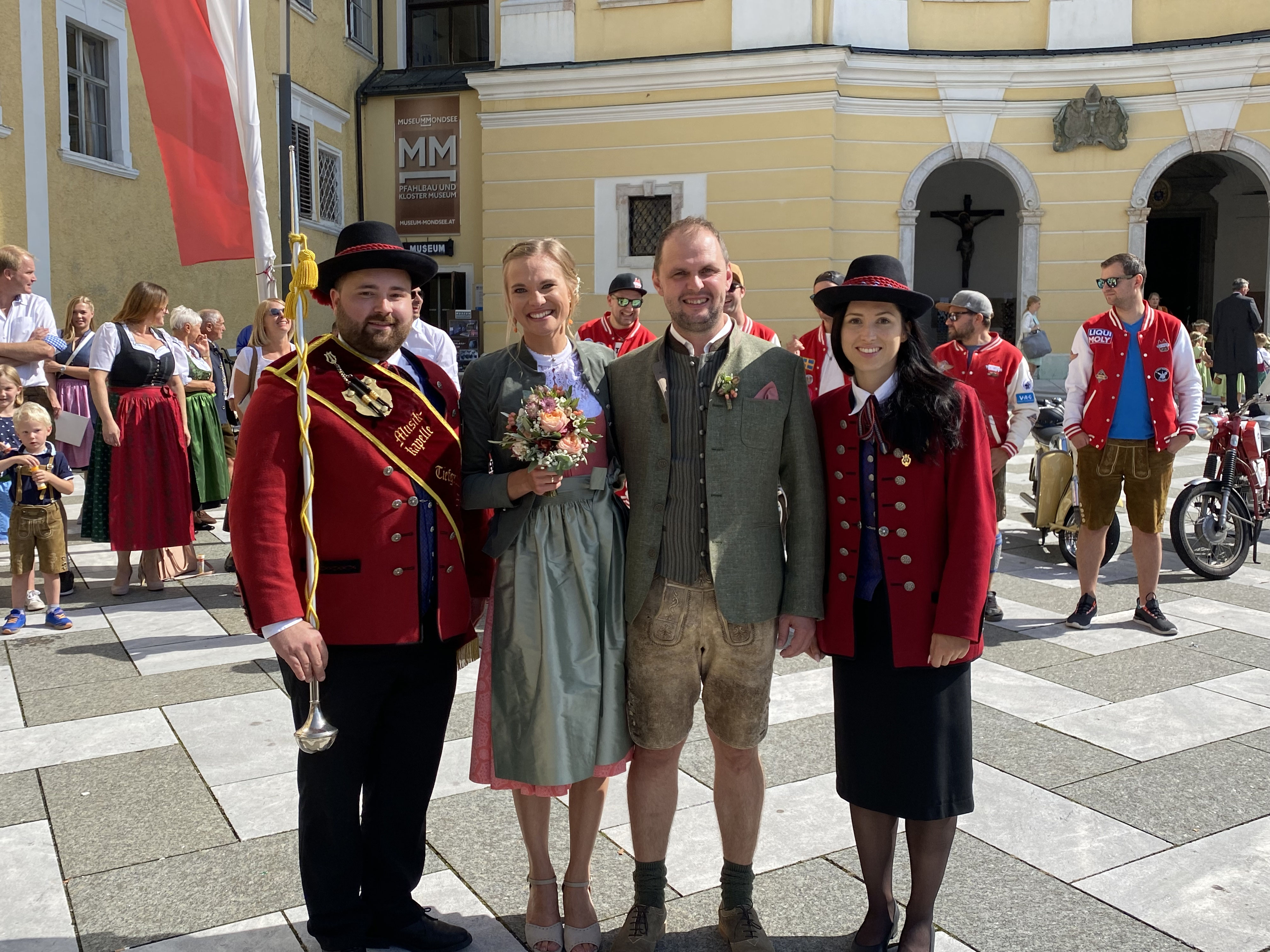 Ein Hoch auf unsere Julia und unseren Martin! - Musikkapelle Tiefgraben