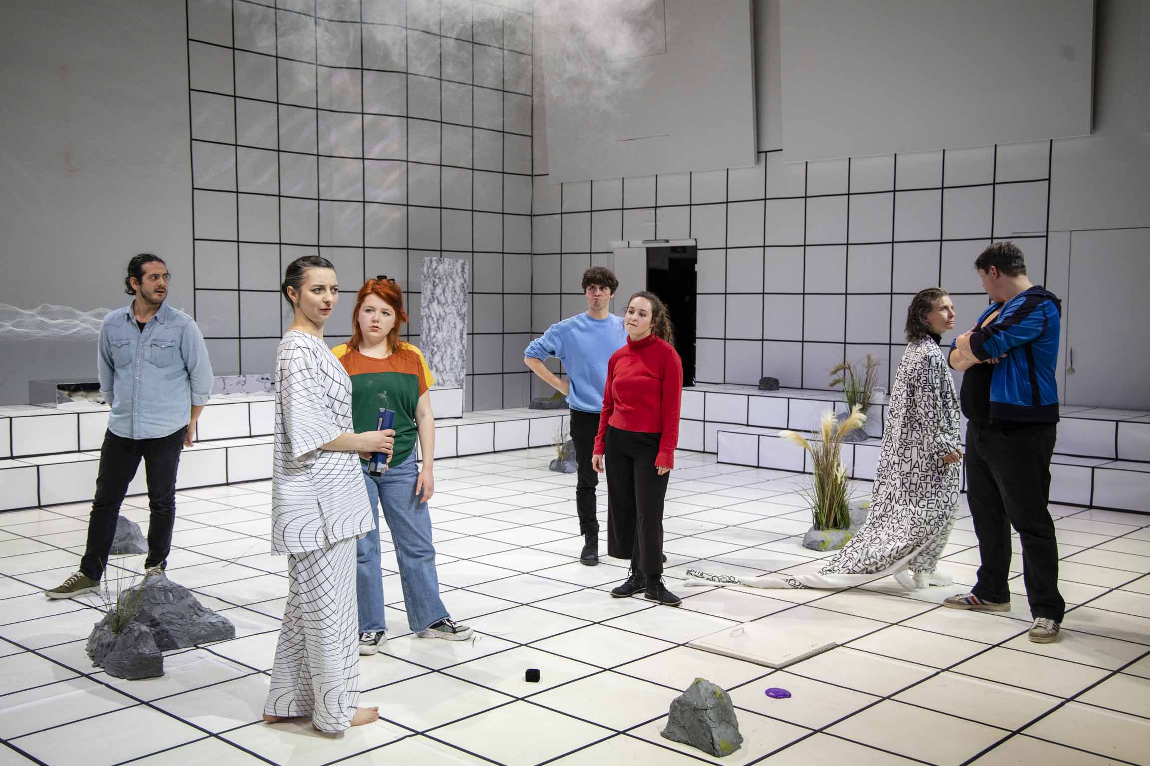 Nehle Stuhler - Gaia rettet die Welt - Kosmos Theater - Kunstreflektor