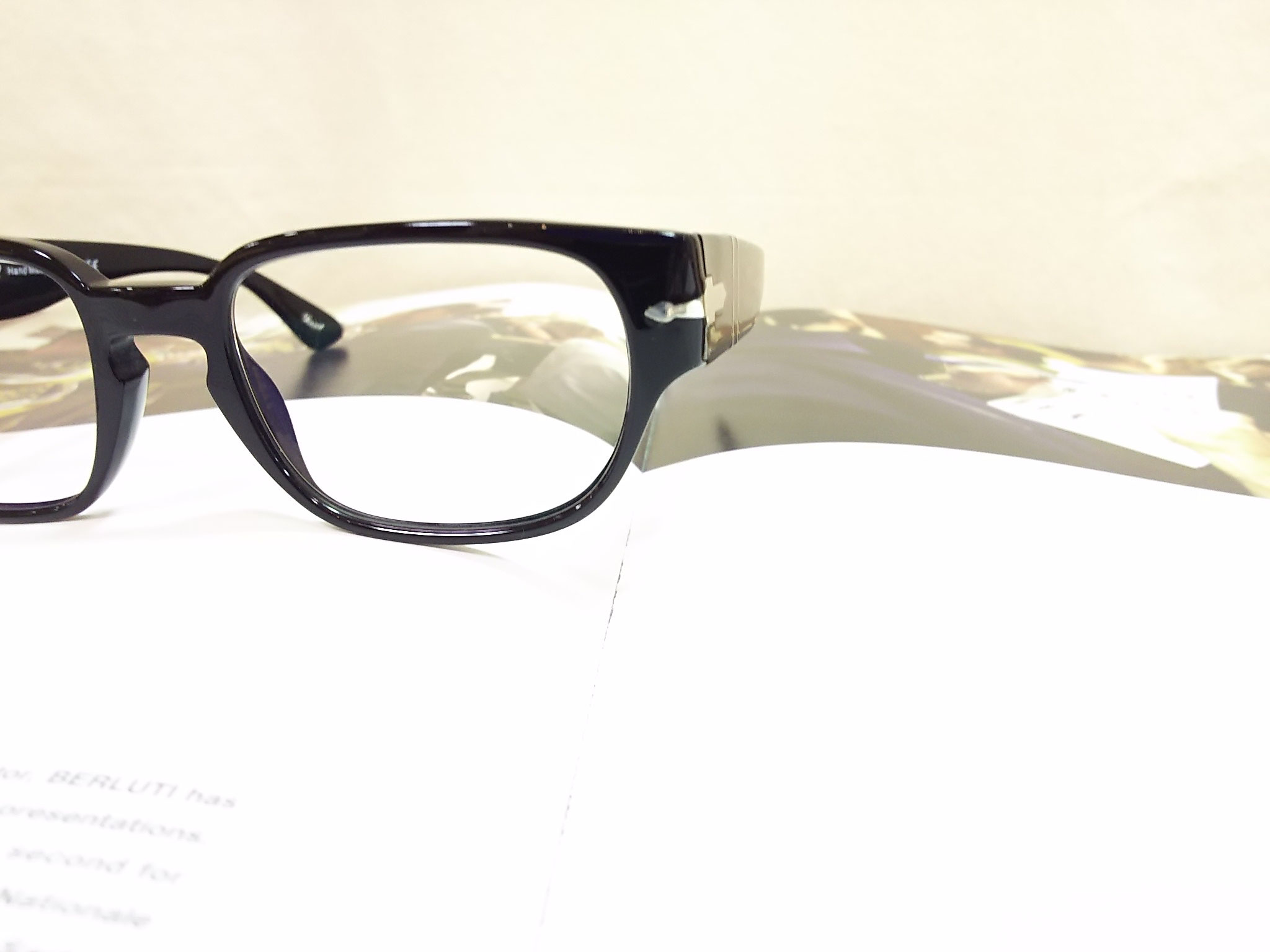 Persolエレガンスな黒セルモデル3245。 - optica morikawa