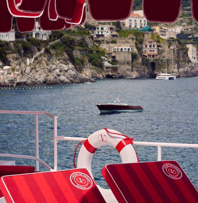 Valentino's Glamorous Amalfi Coast Beach Club With Palazzo Avino ...
