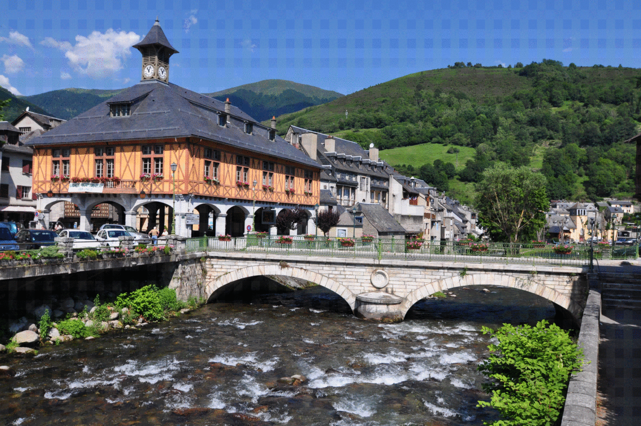 Arreau, un village au coeur des Pyrénées - Appartement 5/7 personnes Arreau