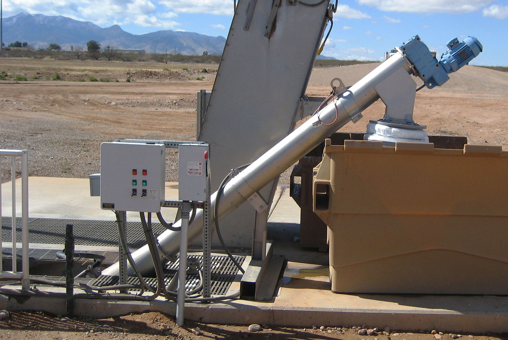 IN-CHANNEL SCREW SCREENS - R.E.M. International Mechanics