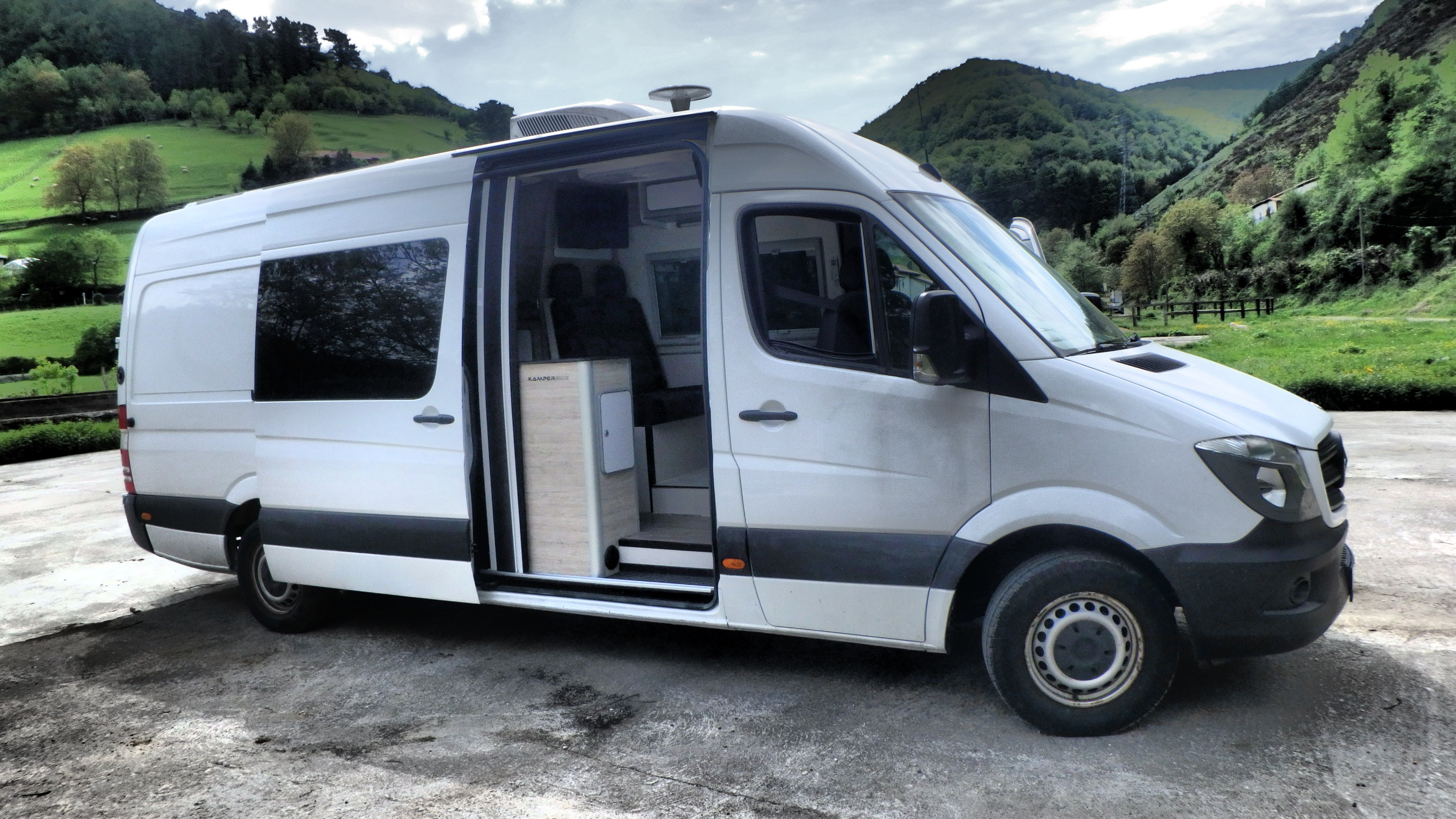 SPRINTER L4 - . camperización furgonetas camper navarra