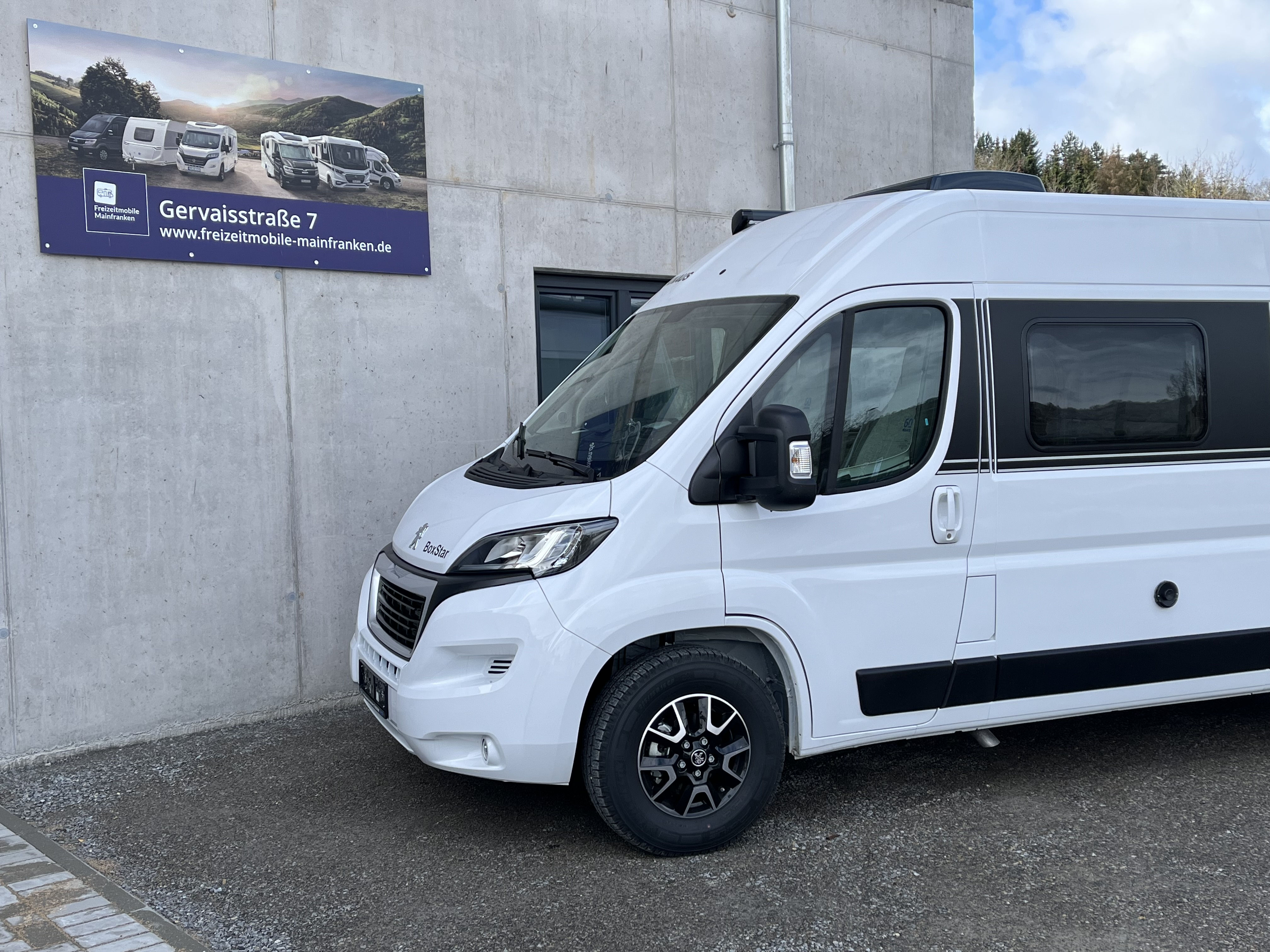 Knaus Boxstar 600 Street 60 Years - Wohnmobile und Wohnwägen mieten im ...